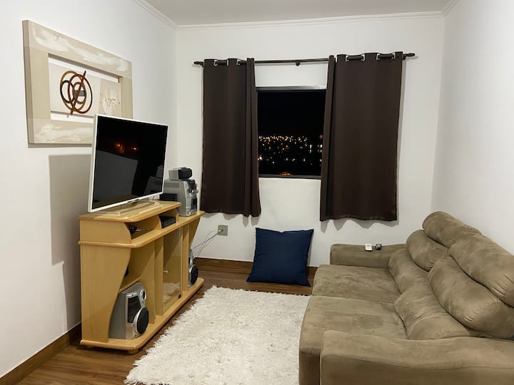 Apartamento Confortável 2 Quartos, Suíte Com Ar ! - São Carlos