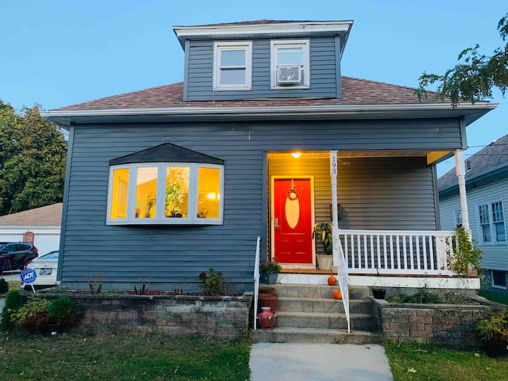 Casa Buena Aventura 2nd Floor Apt - Providence