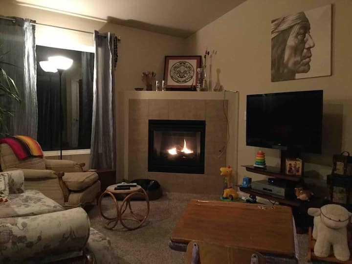 Private Bedroom In Loveland - Loveland, CO