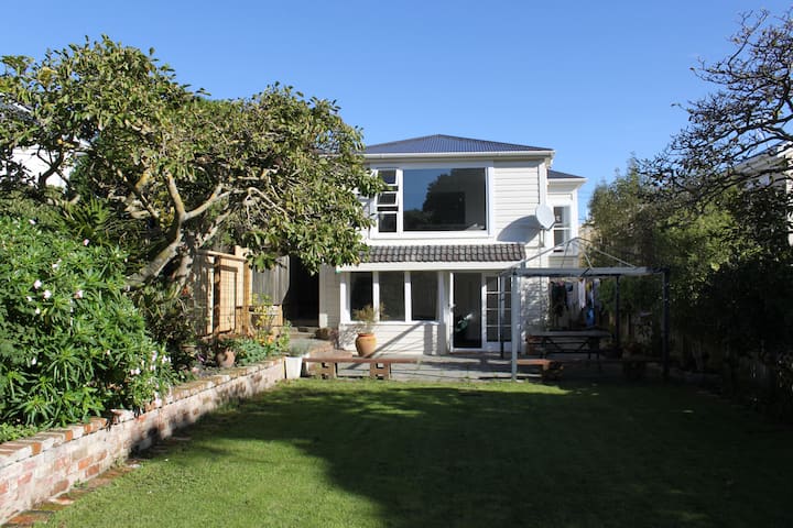 Lions Tour 2017 Sunny Villa In Great Location - Wellington