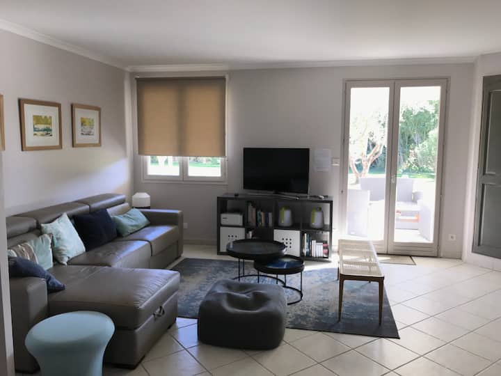 Villa 4 P In Town With Garden, Pool And  Airco ! - L'Isle-sur-la-Sorgue