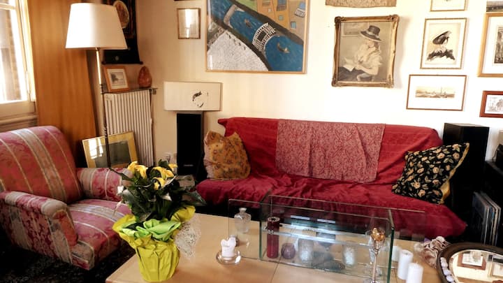 Athome No35 - Queen - Bologna