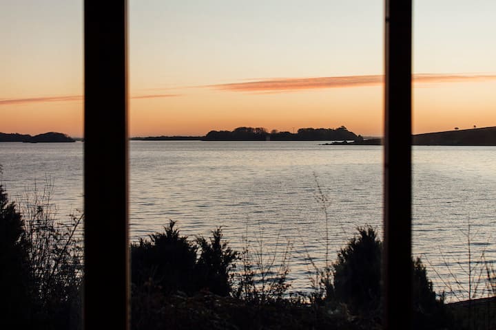 Tí Stanley | Oughterard | Lakeside Oasis On Corrib - Irland
