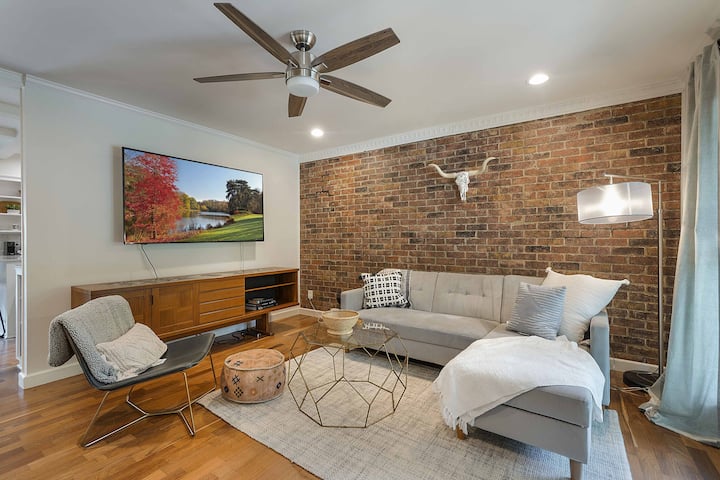 Sunny Soco House: Explore Austin With Ease! - Austin, TX