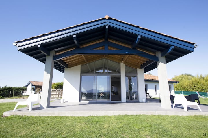 Maison Isolée Avec Vue Sur  Montagnes  Pays Basque - Bayonne