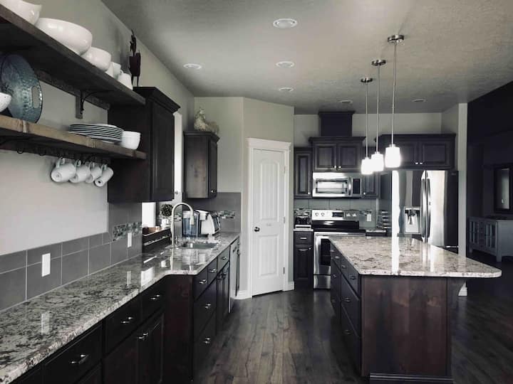 Beautiful Home 4 Minutes To Roaring Springs - Meridian, ID