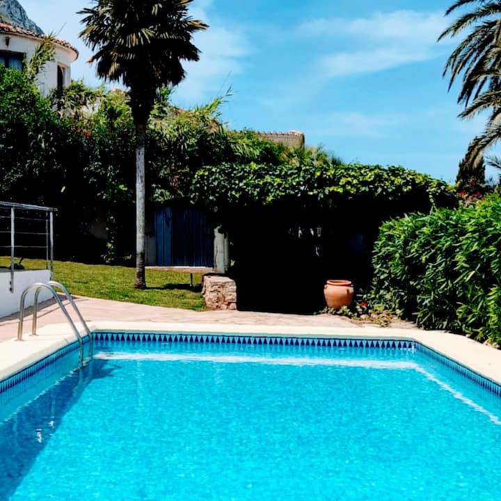 Chalet Con Apartamento, Totalmente Independiente. - Dénia