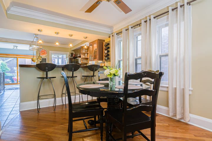 Luxury, Multi-level Apartment At Midtown - Mississauga