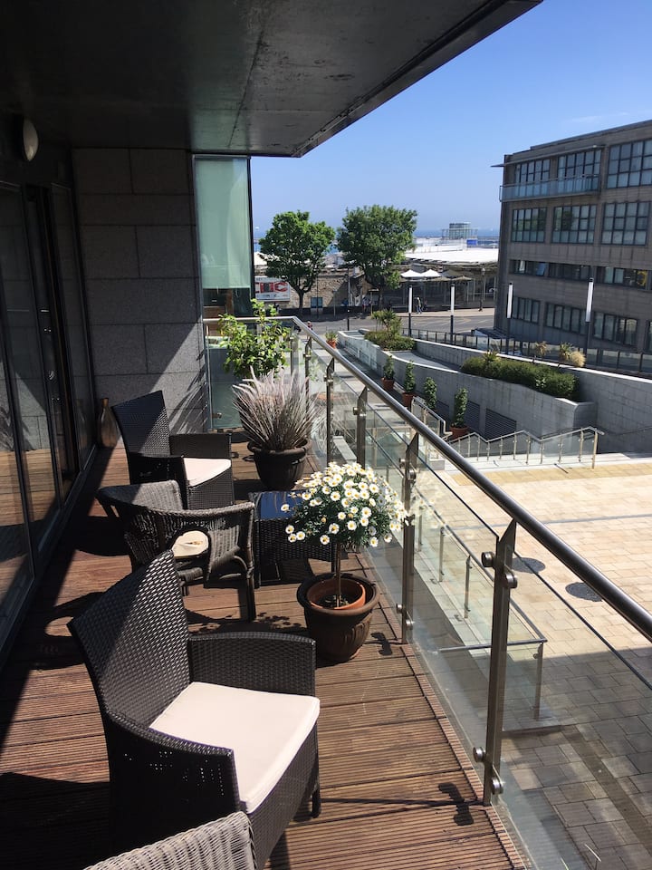 Modern Sea View Apartment - Dún Laoghaire