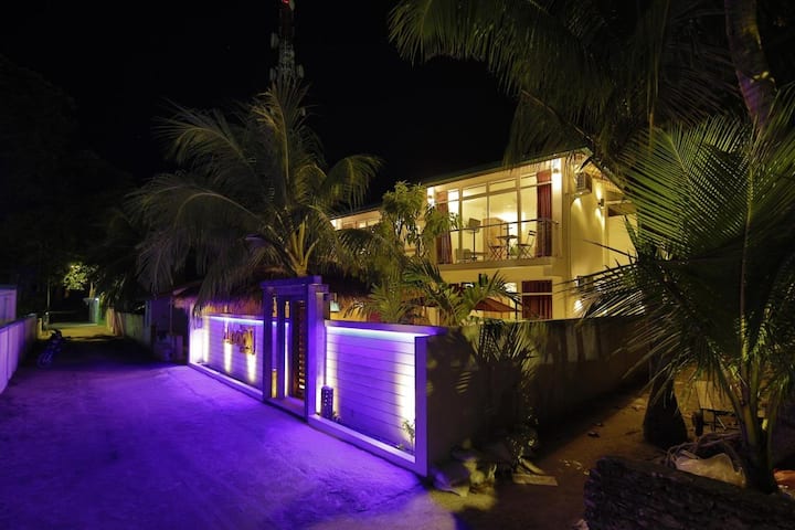 12 Bedroom Villa - 40 Mins Boat From Male - Male