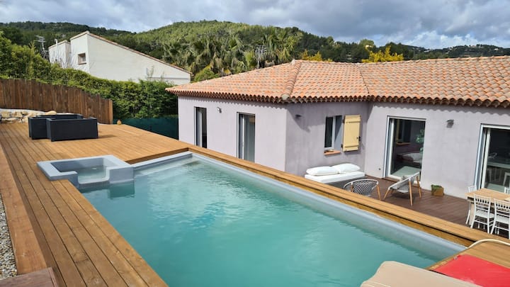 Suite Parentale
 Salle De Bain Privée - Le Castellet