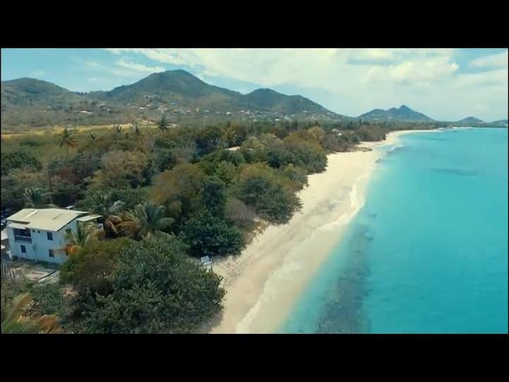 Sunkey's Place- Sandx Beach House, Upstairs. - Grenada
