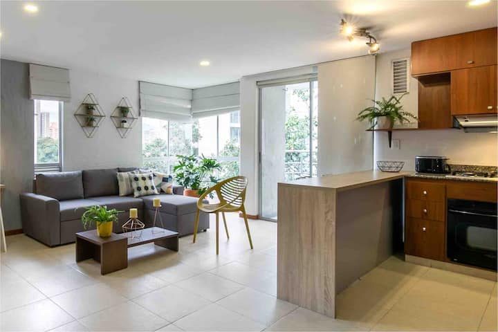 Modern And Well Located Apartment In El Poblado - Medellín