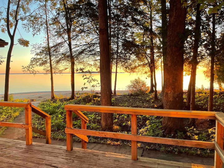 Cottage On Lake Huron Between Alpena And Ossineke - Negwegon State Park, Ossineke