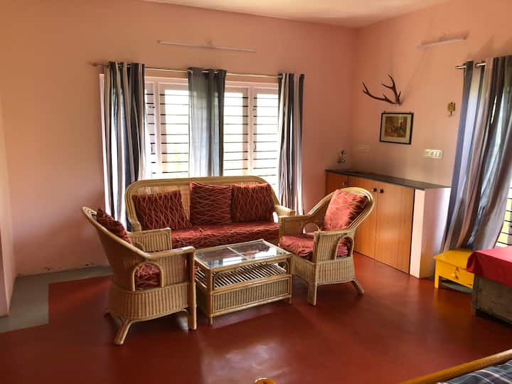 Fuschia Spacious Room 1 With Attached Bath. - Coonoor