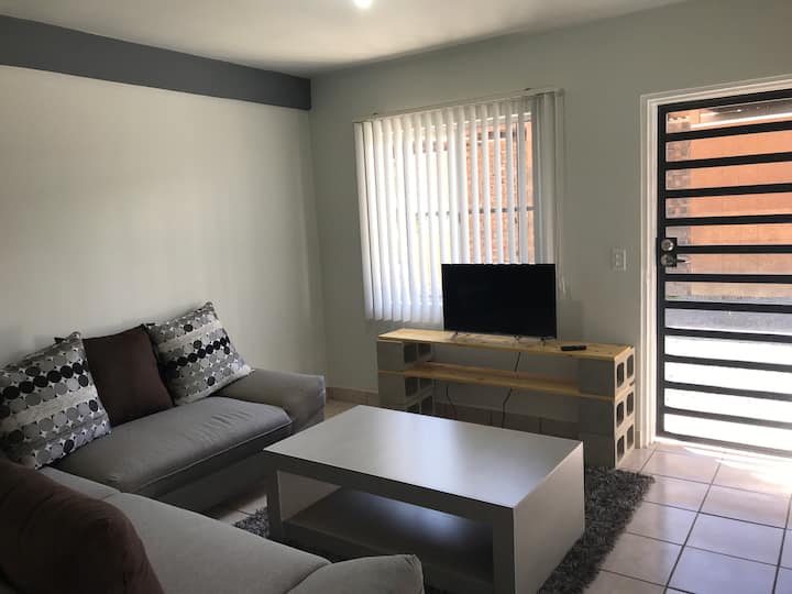 Depa Don Chalio 4 Downtown/parking/wi-fi - Ensenada