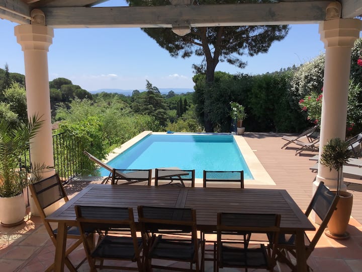 Villa Spacieuse Vue Mer Avec Piscine à Débordement - Le Lavandou