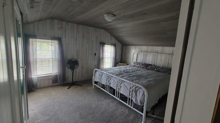Entire House - 2 Blocks Off Main - Canandaigua, NY