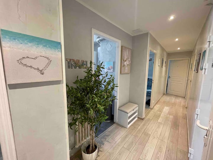 Appartement Proche Mer, Transports Et Commerces. - Nice