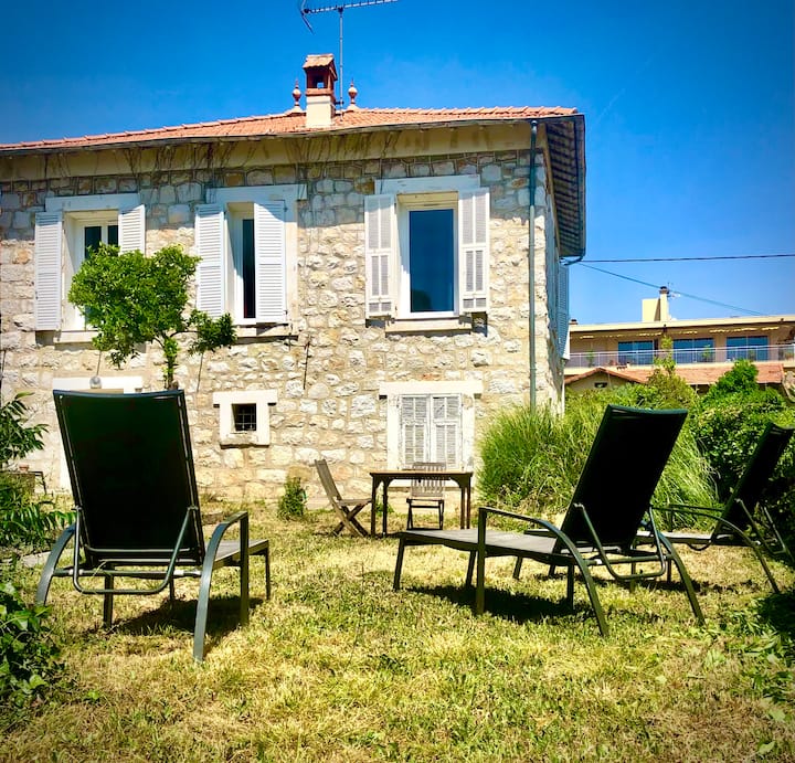 Maison Niçoise Typique - Calme - Jardin - Pratique - Saint-Laurent-du-Var
