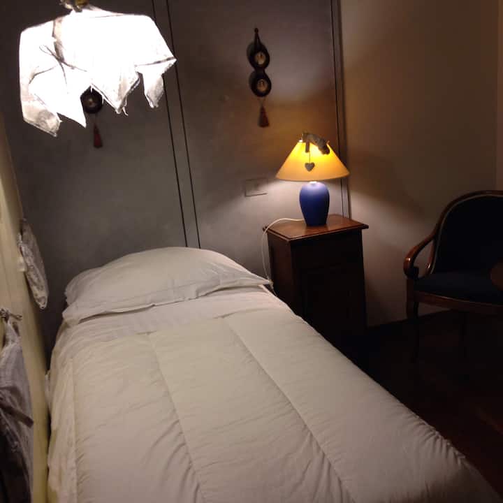 Stanza Singola In B&b Arte Di Casa - Verona