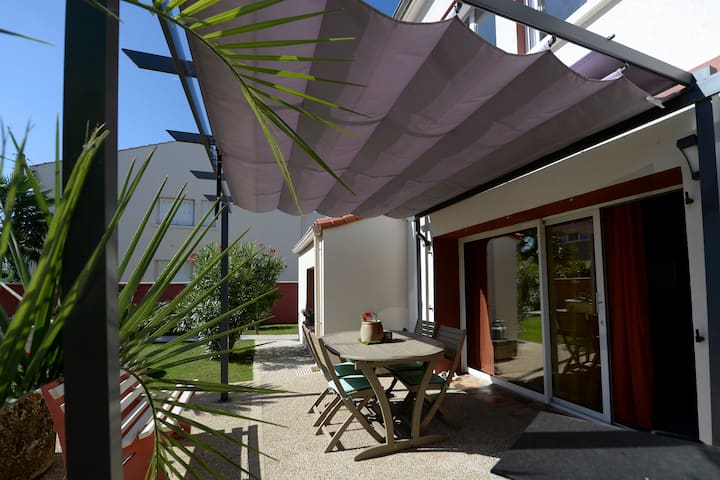 Maison Avec Jardin Agréable Près De La Mer - La Rochelle