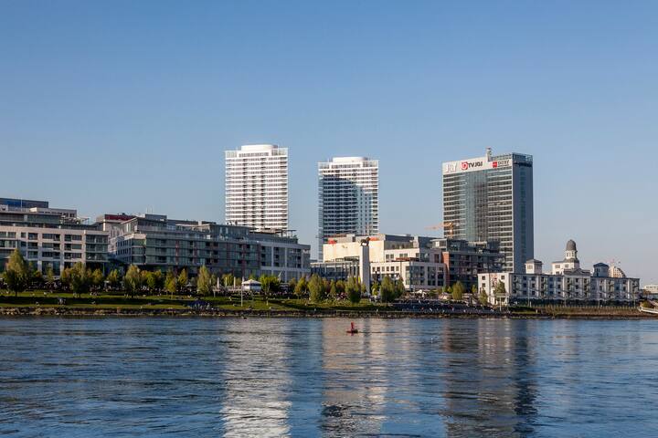 Self Check-in, Danube Bank, Free Parking - Bratislava