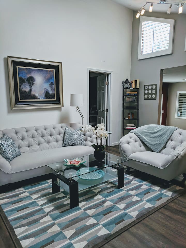 Private Suite With Ensuite Jacuzzi Bathroom - San Diego, CA