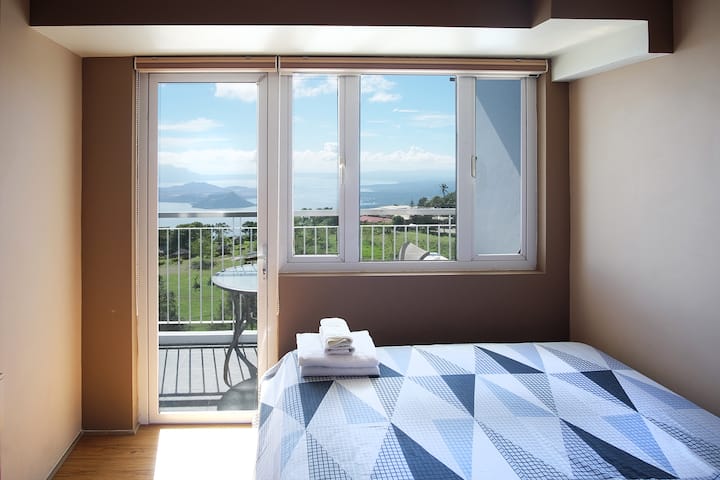Comfy Unit @ Wind Residences With Wifi - Tagaytay