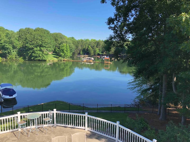 Lake Norman Lakefront Home With Amazing Views - Denver, NC