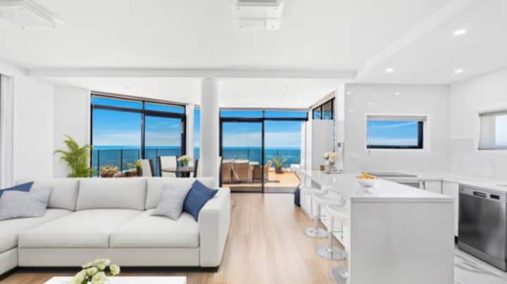 Executive Style One Bedroom Unit On The Blue Mile. - Wollongong