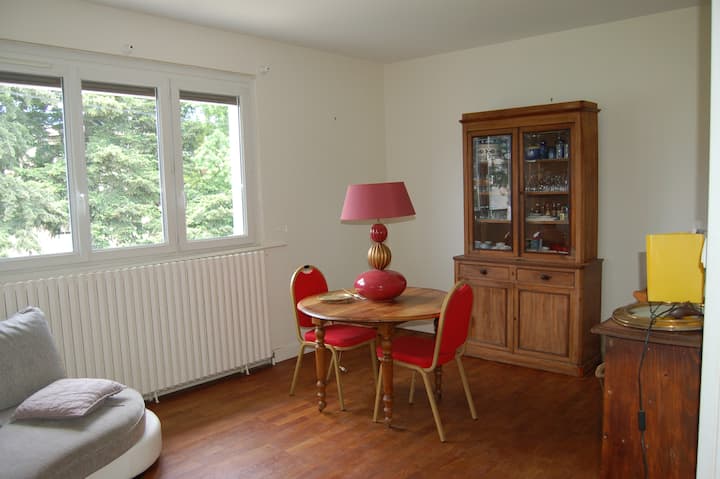 Chambre Fraîche, Entrée Indépend. , Garage, Lycée - Bourg-en-Bresse