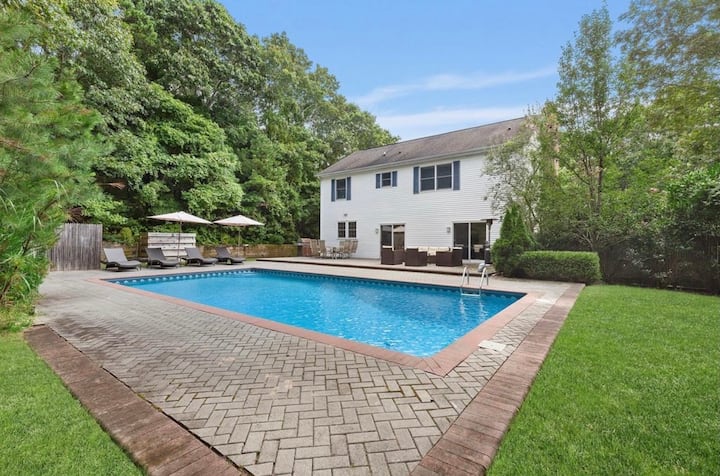 Traditional Immaculate Updated Home- Heated Pool, Gym, Yard- Close To Eh And Sag - East Hampton