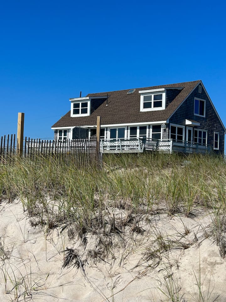 Oceanfront Cottage, On The Dunes, Steps To Ocean. - Charlestown, RI