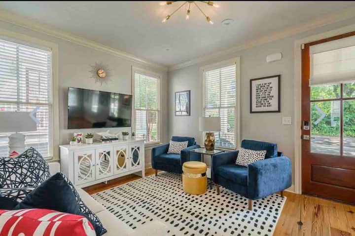 The Rebelette On The Square - Oxford, MS