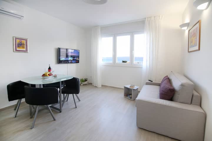 Top Floor Apt, Sea View, Parking, Fast Wifi - Split