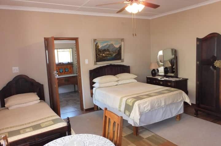 Unit 2 - Sandys Place Self-catering - Barrydale