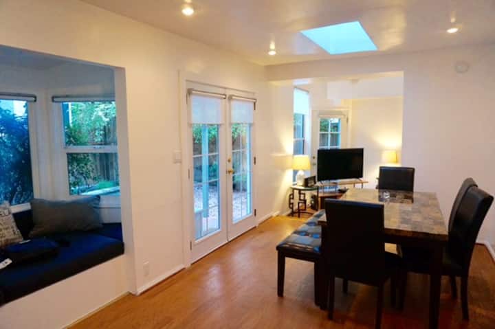 Cute 2+2 Attached House With Private Backyard! - Hollywood, CA