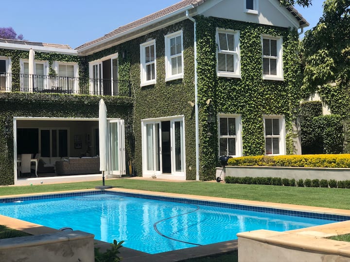 Light, Spacious And Warm Family Home - Randburg