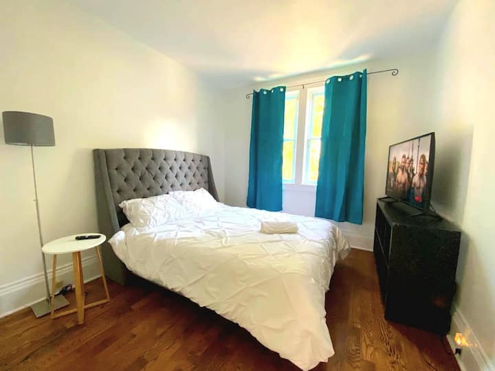 Mimico: Main Rear Bedroom - Toronto