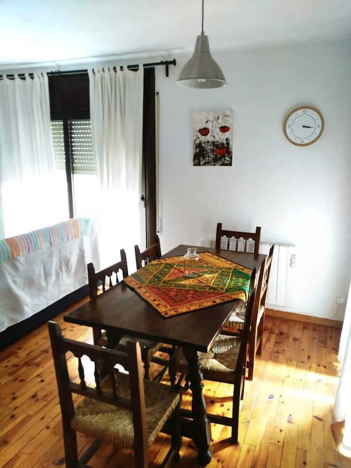 ** Piso Luminoso, Amplio Y Tranquilo ** - Alp