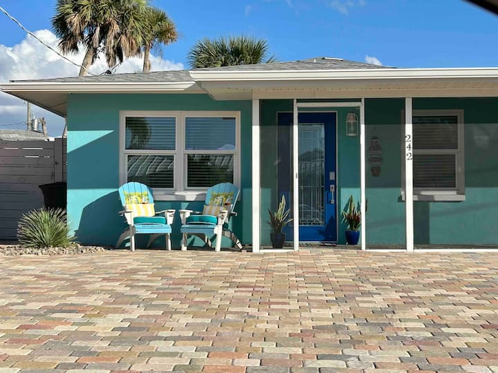 5 O’clock At Miramar - Fort Myers Beach, FL