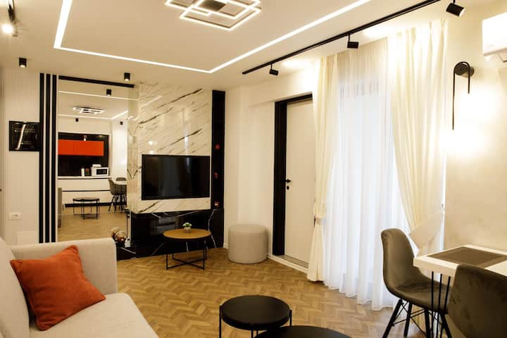 Deluxe Apartment - Gjirokaster