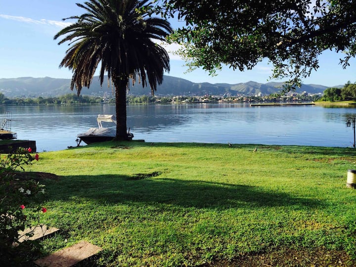 Casa Sobre El Lago Con Excelente Ubi, Carlos Paz - Villa Carlos Paz