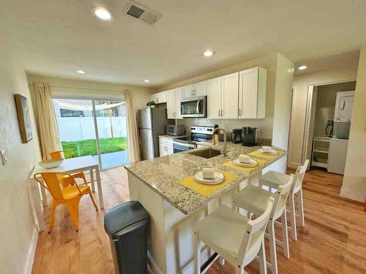 New*amazing Sunshine-up 6 Guests-private Backyard - Port Orange, FL