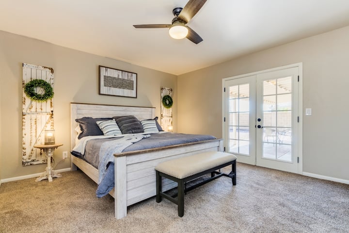 5-star Luxury Oasis ~ Family Comfort & Style - Mesa, AZ