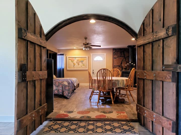 Large, Cozy Space W/ A Private Entry And Bathroom - Page, AZ