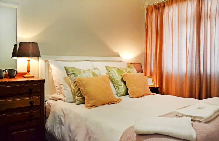 Chesham House B&b (Room D) Breakfast Included - Hermanus