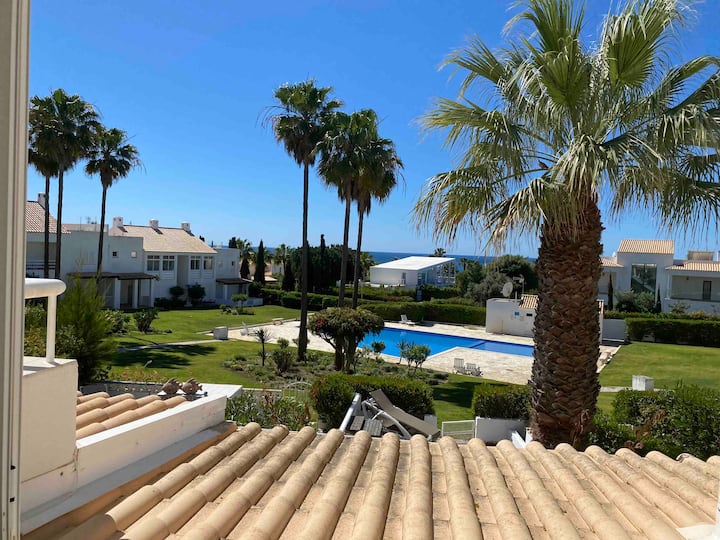 3 Bedroom House On Beautiful Resort Near Beach. - Guia