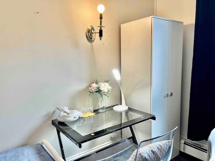 Close To Dal! Room W/ensuite Bath + Parking C-b3 - Halifax